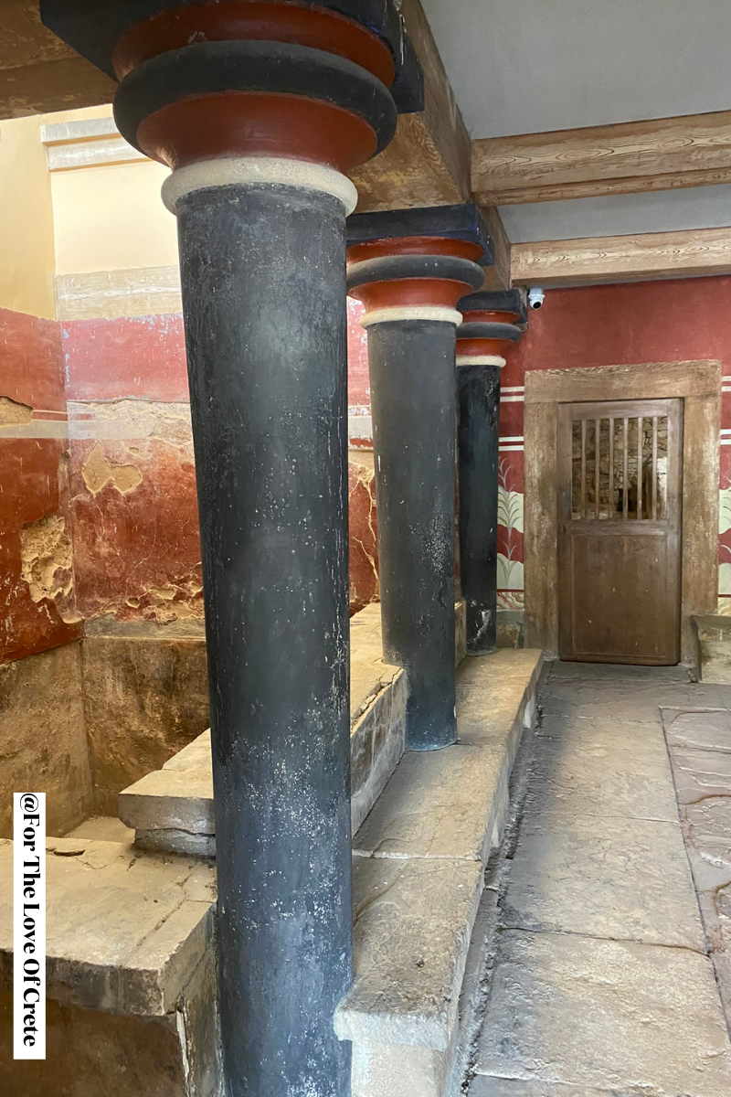 The Ancient Knossos Palace in Crete: Guide to a Minoan Wonder - For The ...