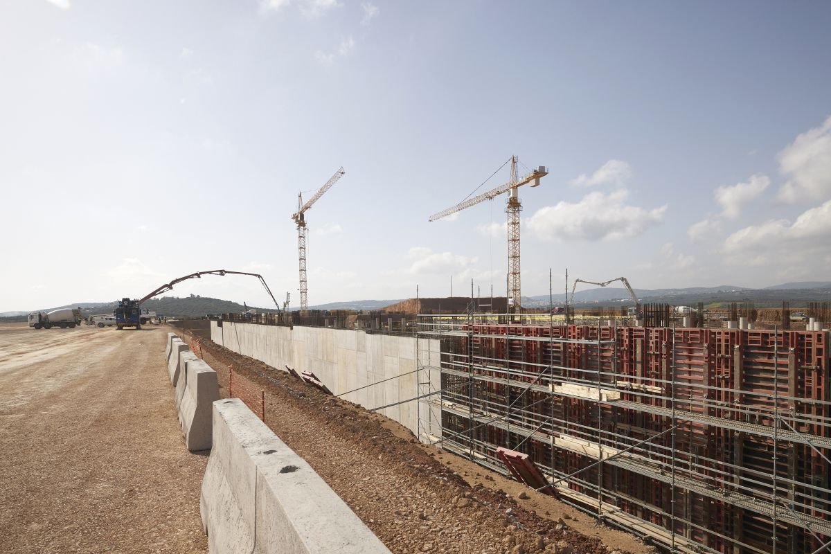 Heraklion's New Kastelli Airport: Construction Passes 40% Mark on Path ...