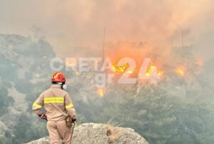 Major Fires Devastate Southeastern Crete as Thousands Evacuate - July 3 ...